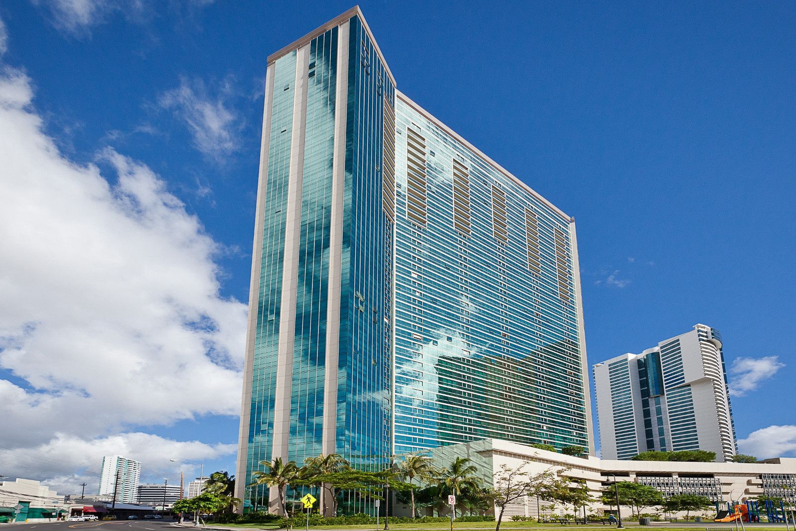Koolani - Mastering the Art of Hospitality - Hawaii Real Estate Market ...
