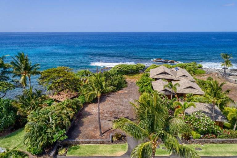 Concierge to Auction Oceanfront Kona Home and Lot - Hawaii Real Estate ...