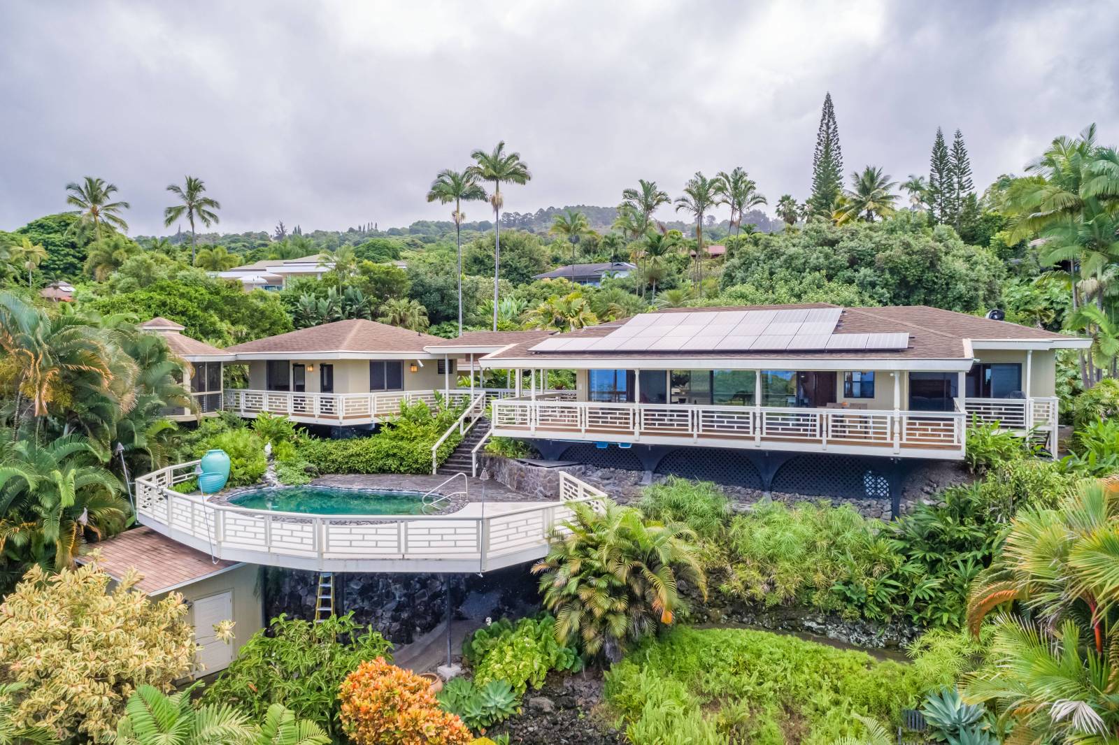 Classic Plantation-Style Home In Kona Sunshine Estates - Hawaii Real ...