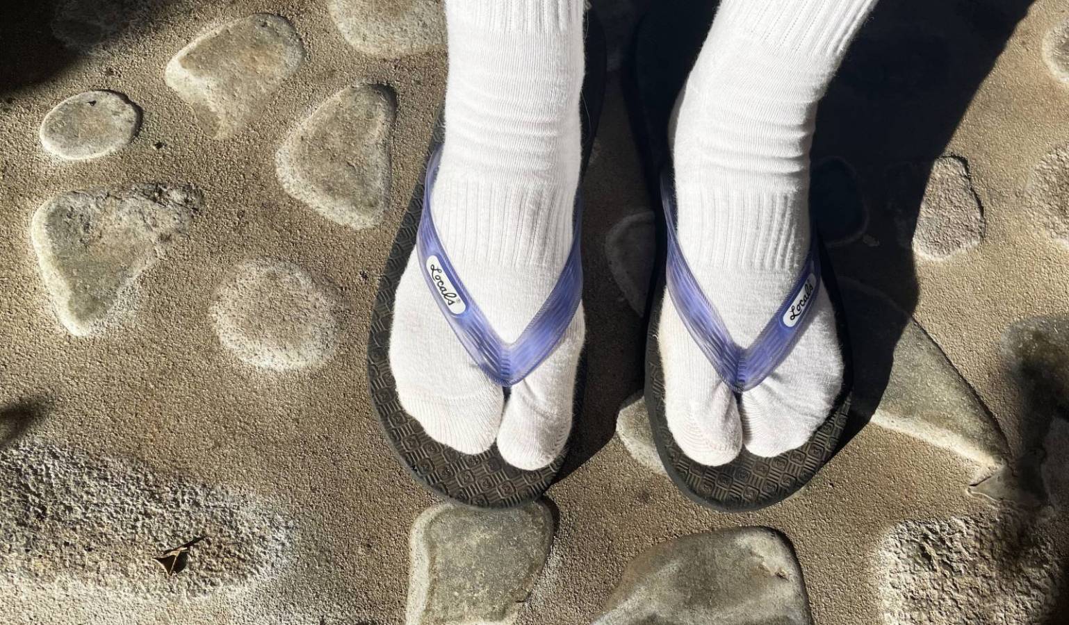 Winter in Lahaina: Time Fo' Bus' Out Da Socks Wit' Da Rubbah Slippahs ...
