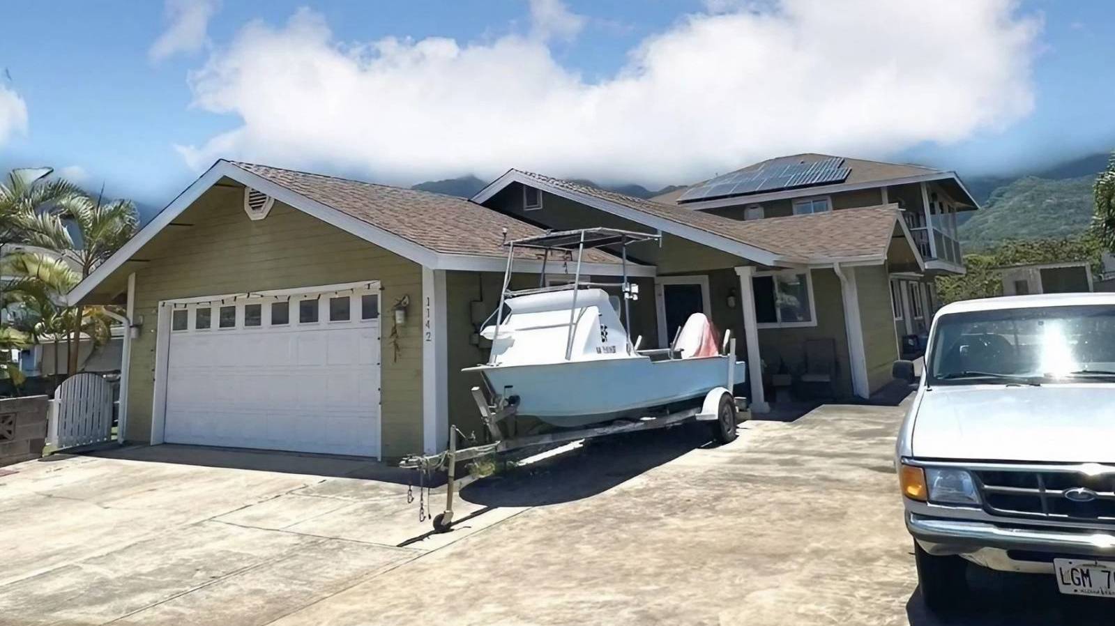 A Large 7 Bedroom, 4 Bathroom Home on Maui With Beautiful Mountain ...