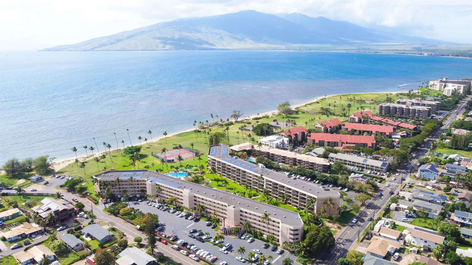 A Beautiful First Floor Unit in Maui Sunset Beachfront Condo Complex ...
