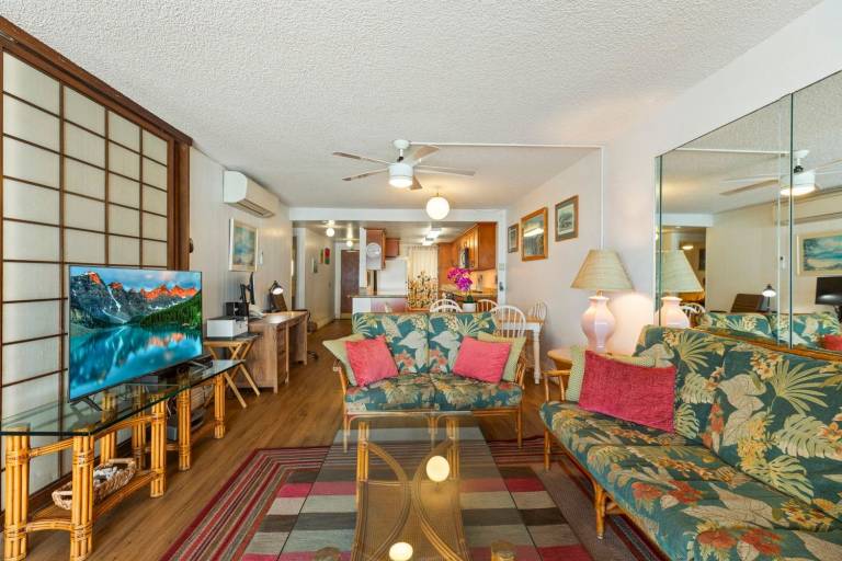 A Captivating Unit in an Oceanfront Complex - Hawaii Real Estate Market ...