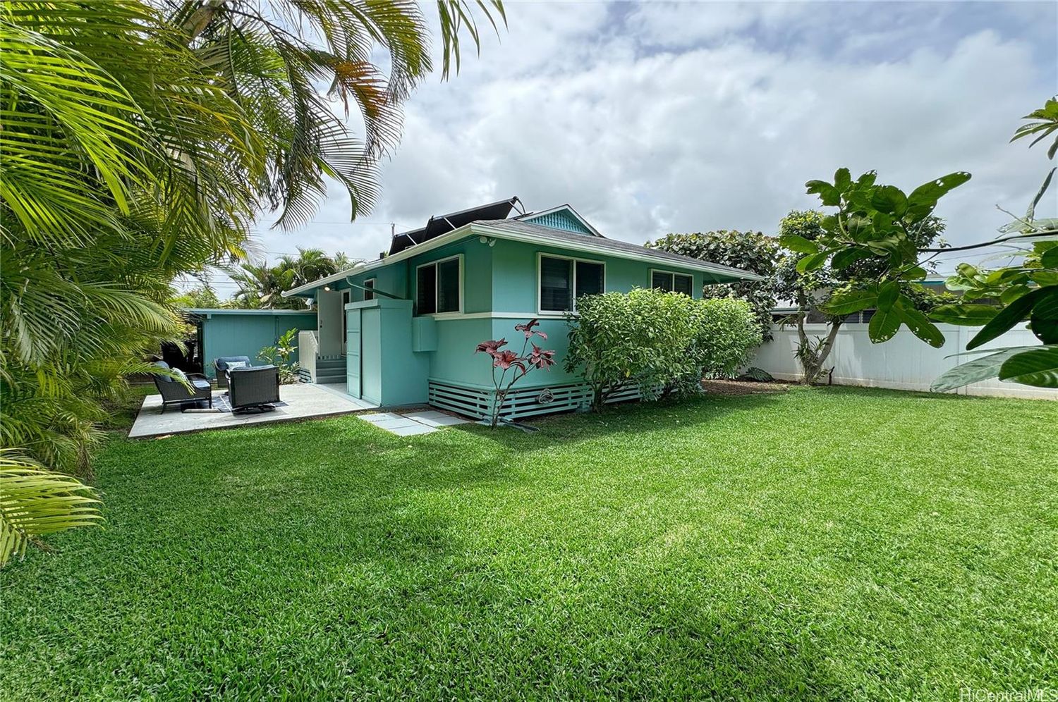 Charming Home and a Tropical Oasis - Hawaii Real Estate Market & Trends ...