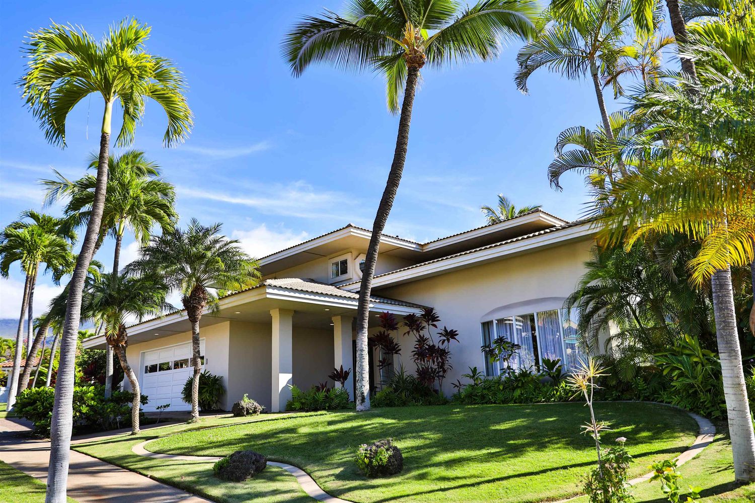 Experience The Perfect Indoor/Outdoor Maui Island Lifestyle - Hawaii ...