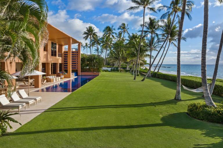 Casa En Maui — Iconic Estate on Keawakapu Beach With Premier Auction ...