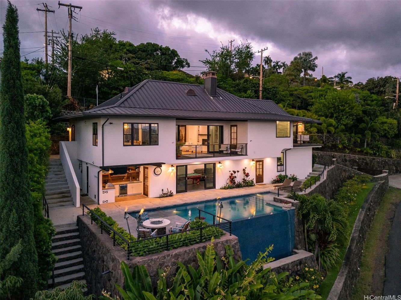 A Masterpiece of Luxury, Comfort, and Island Style in Honolulu - Hawaii ...