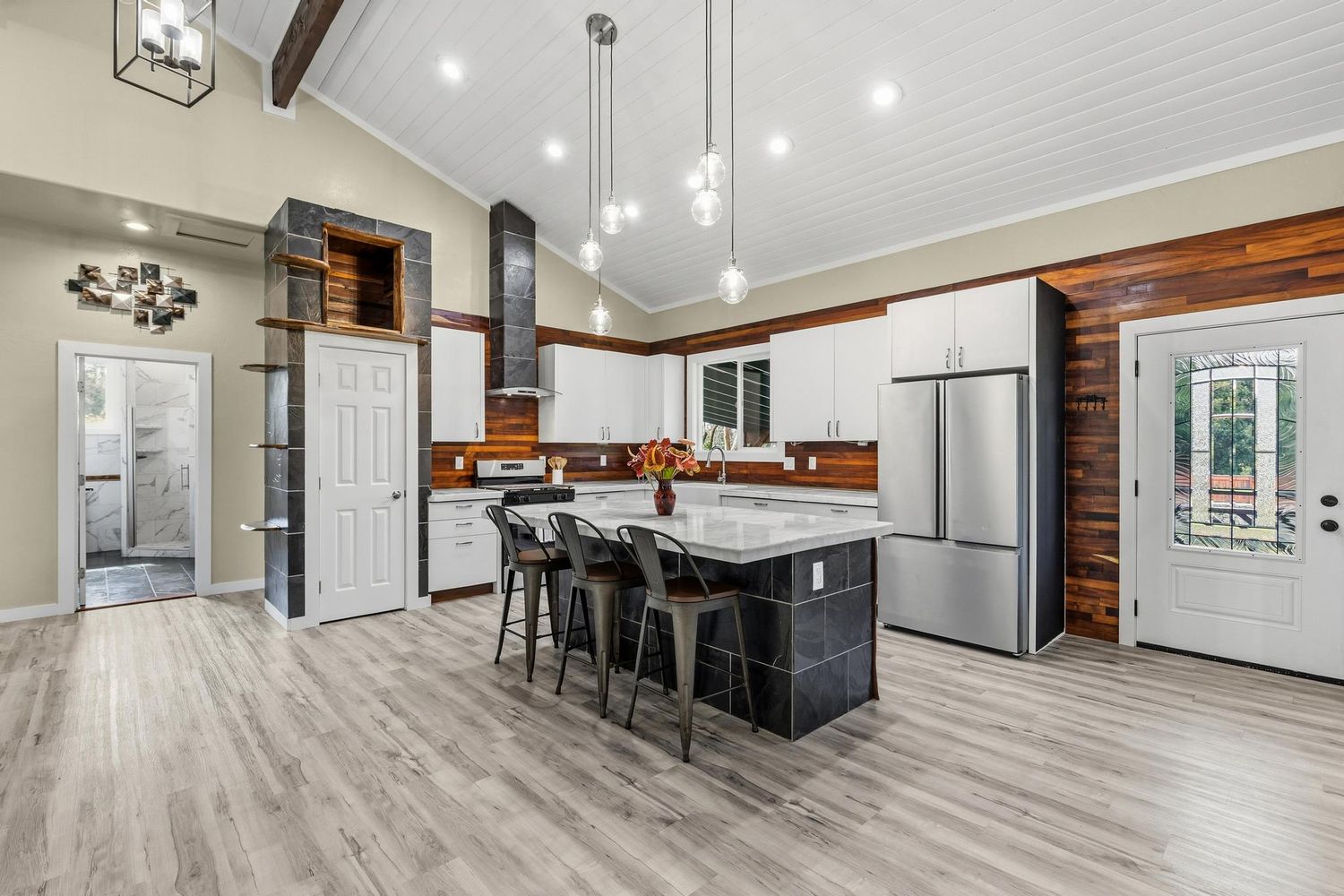 Custom 3-Bedroom Home in Volcano Golf & Country Club - Hawaii Real ...