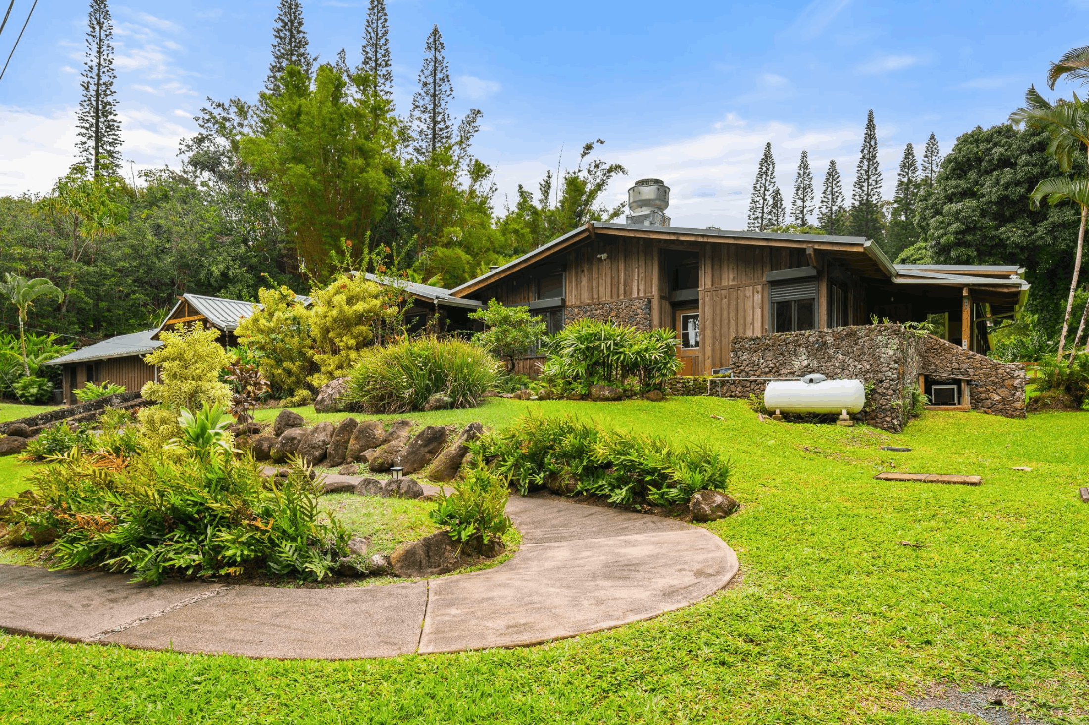 Haiku 16-Acre Estate With Private Compound and Guest Cottages - Hawaii ...
